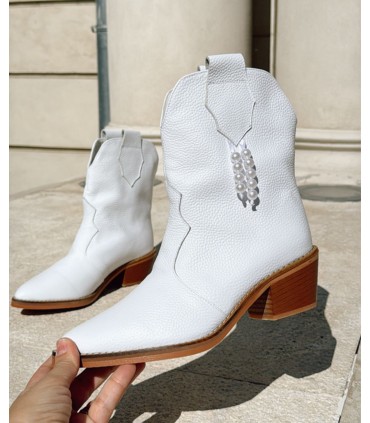 Colectii Haine si Incaltaminte Online - Magazin Diva Charms